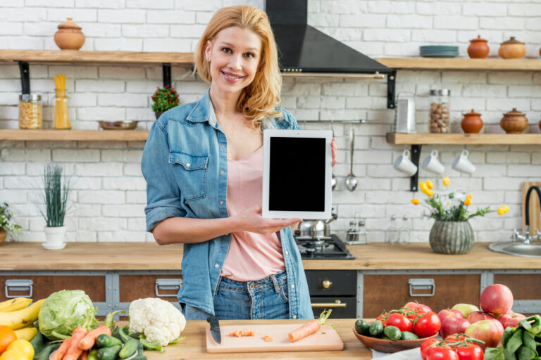 5 Reasons Why You Need A Kitchen Display System - Self Ordering Kiosk